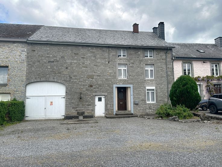 10 MAISONS à vendre Wellin (6920)