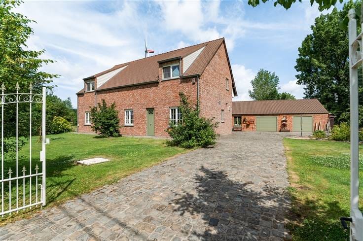 Huis te koop in BAZEL - € 789.000 - 3 slaapkamers - 221m² - Immoweb