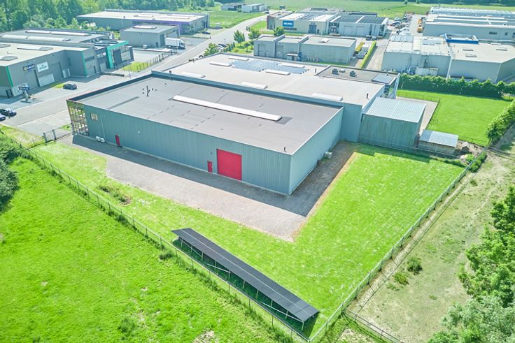 Industriële gebouwen te koop in Maasmechelen - € 1.295.000 - 1 456m² ...