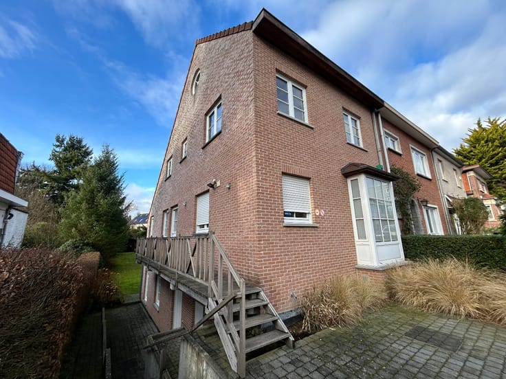 Maison à louer à Rhode-Saint-Genèse - 2 550 €/mois - 4 chambres - 200m² ...