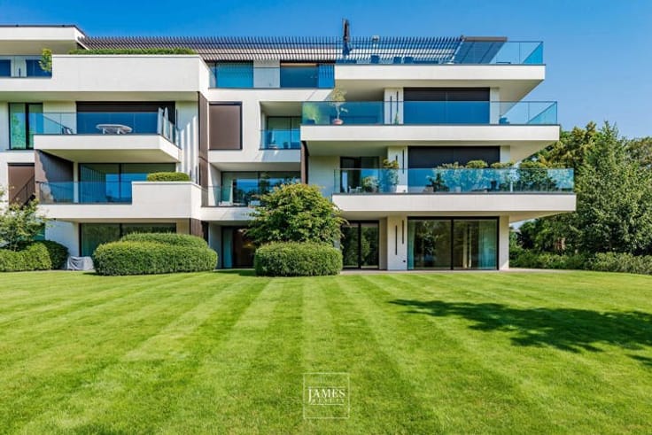 Rez-de-chaussée à vendre à Woluwe-Saint-Pierre - 1 900 000 € - 3 ...