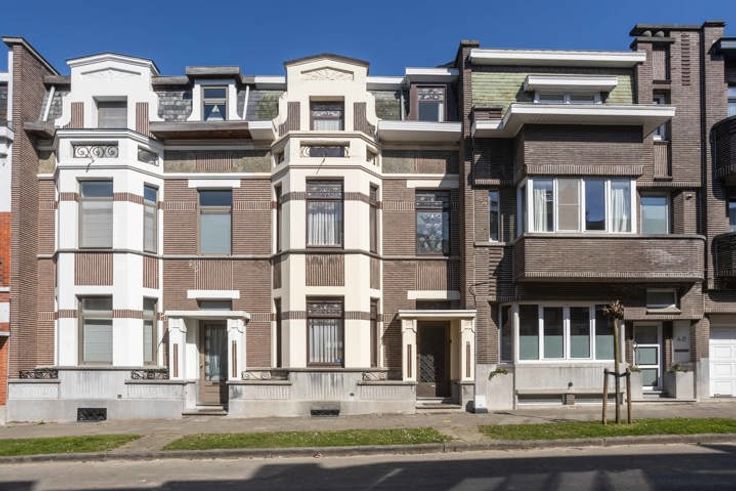 Herenhuis te koop in Ronse - € 259.000 - 4 slaapkamers - 240m² - Immoweb